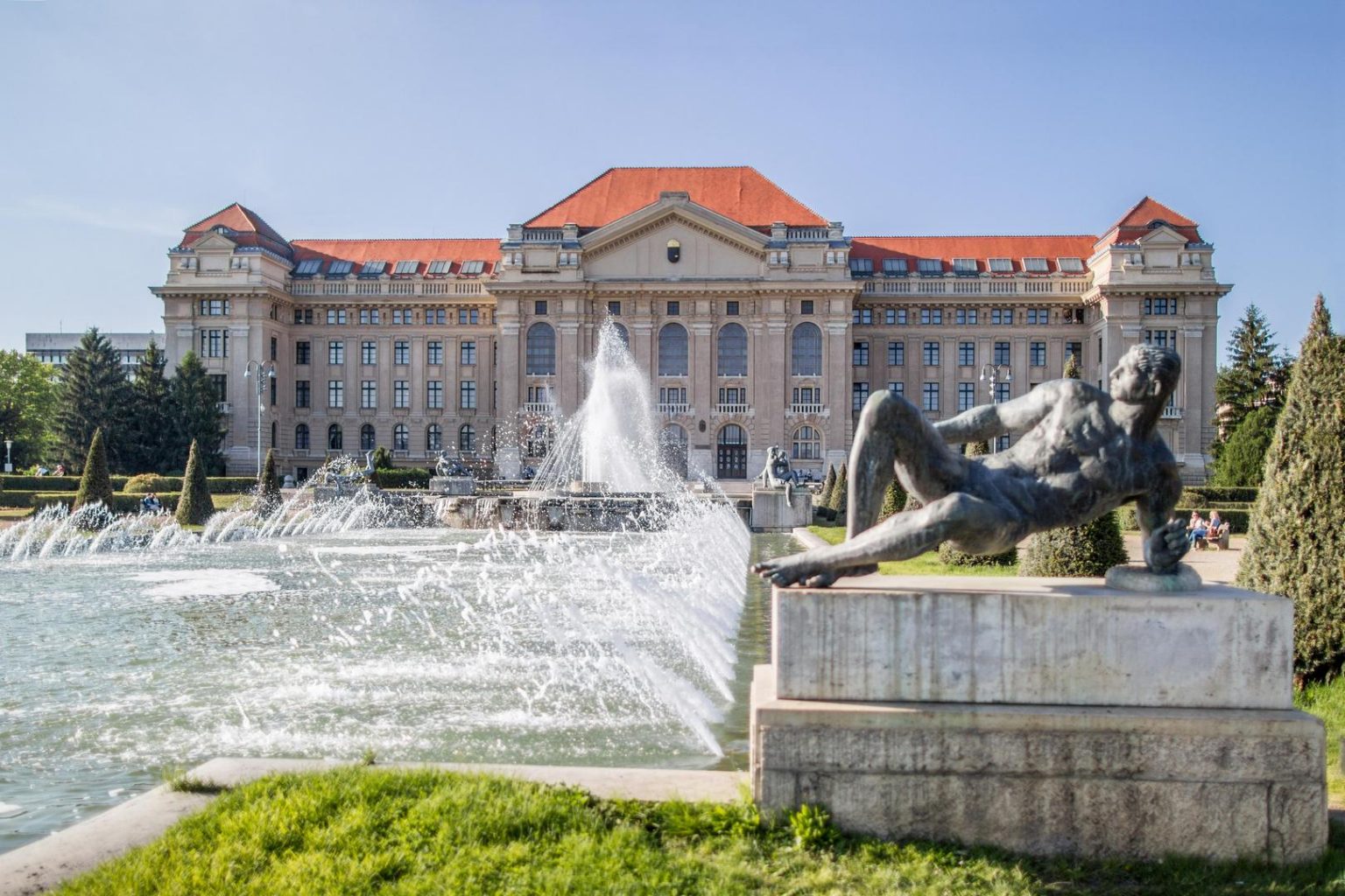 DEBRECEN UNIVERSITY – interton